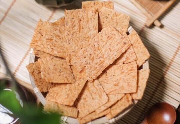 Top 10 Must-Try Vietnamese Snacks